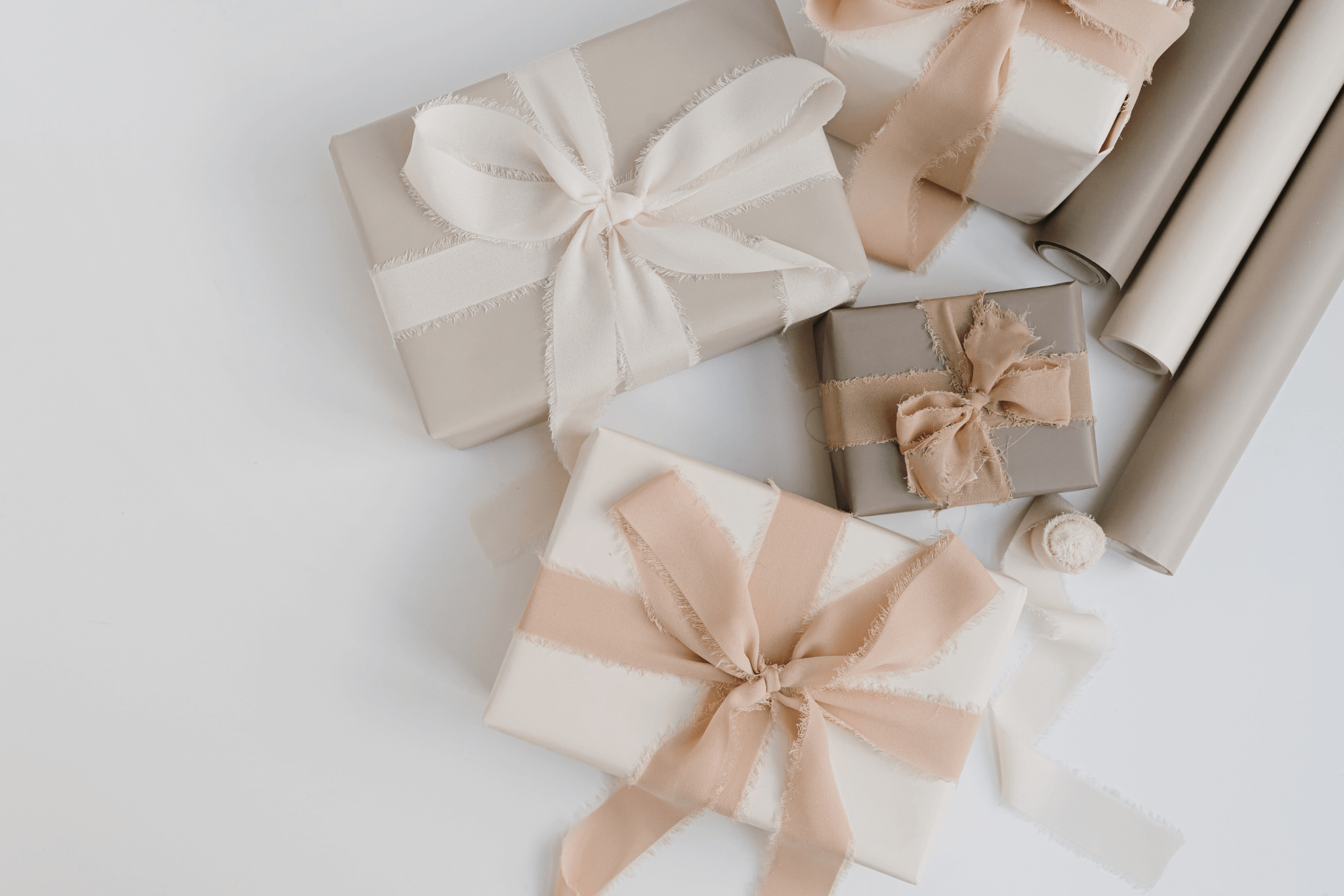 12 Best Frugal Gifts for Minimalists - Balanced FI